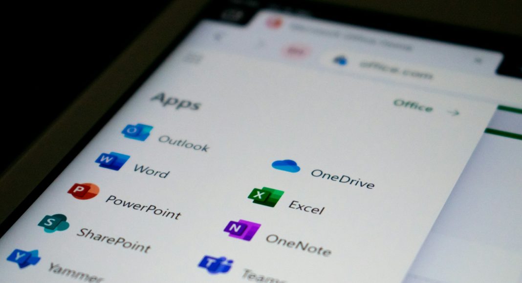 Microsoft 365 : un fâcheux bug provoque la panique des abonnés - Geeko Microsoft 365 : un fâcheux bug provoque la panique des abonnés - Geeko
